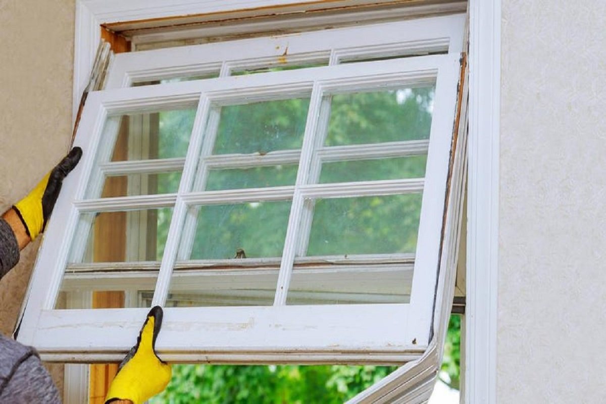 How to Determine If Your Old Window Should be Replaced, not Repaired ...